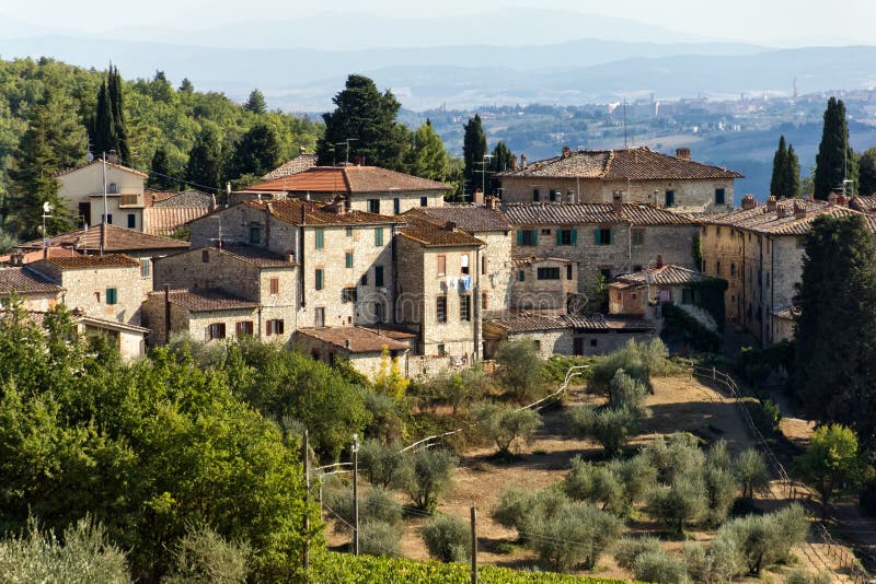 Colline romane fotografia stock. Immagine di costruito - 43706058