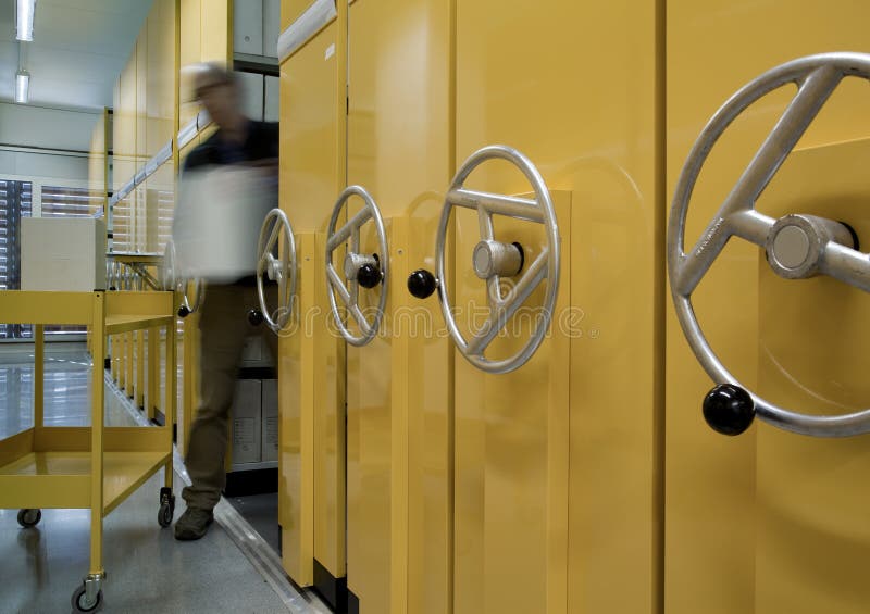 Archivo imagen de archivo. Imagen de archivista, papel - 15823617