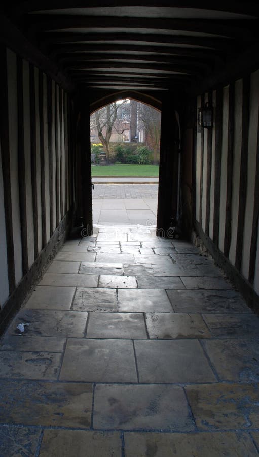 Archways di Tudor fotografia stock. Immagine di antico - 5536956