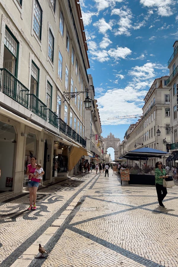 Arco Da Rua Augusta in Lisbon Editorial Image - Image of people, city ...