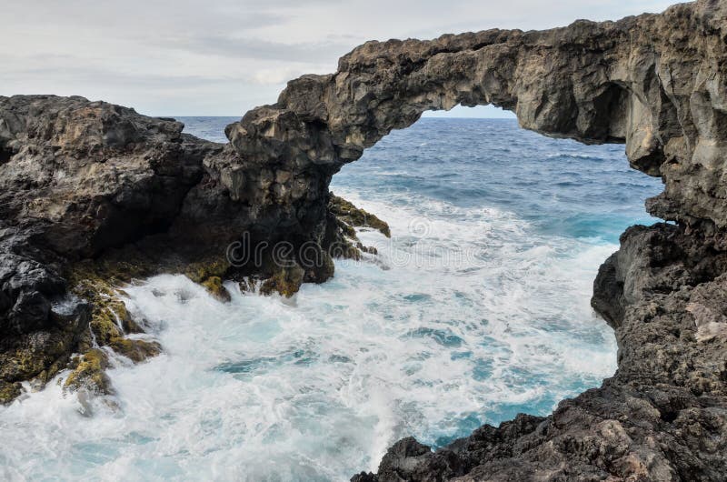 Arco de pedra natural foto de stock. Imagem de atlântico - 111178474