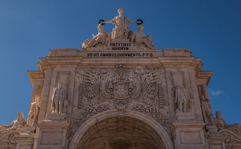 Arco de Rua Augusta imagen de archivo. Imagen de arco - 136979347