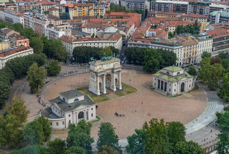 Arco Della Pace and Piazza Sempione Stock Photo - Image of sestiga ...