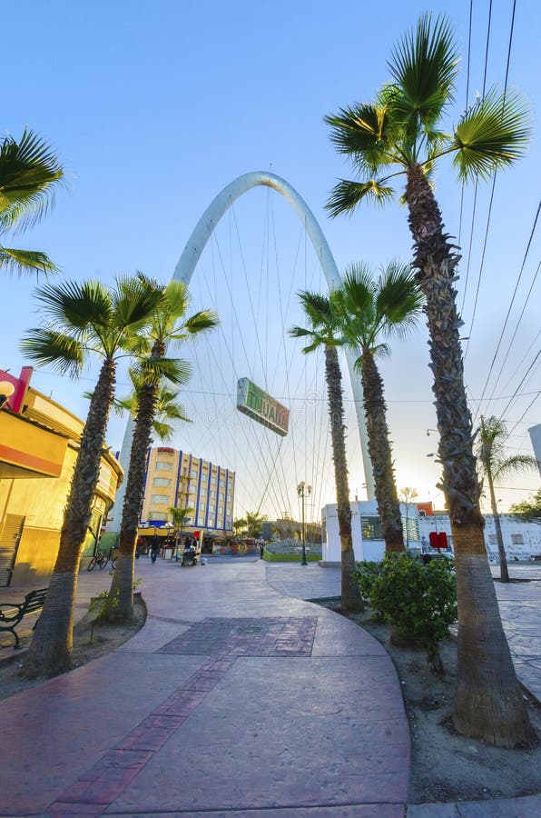 Arco Monumental, Tijuana, México Foto Editorial - Imagem de méxico ...