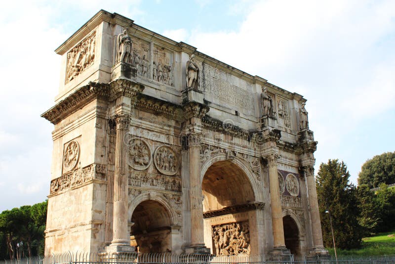 La columna en Roma foto de archivo. Imagen de italiano - 61707484
