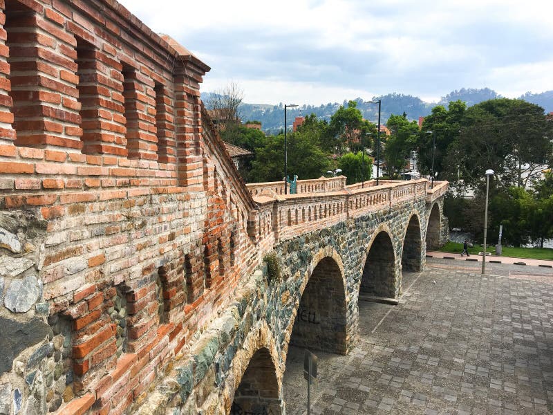 Puente Roto en Cuenca foto de archivo. Imagen de exterior - 131711660