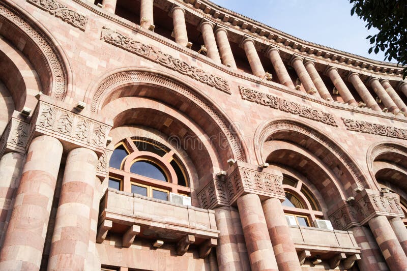 Arcos En La Fachada Del Edificio Imagen de archivo - Imagen de turismo ...