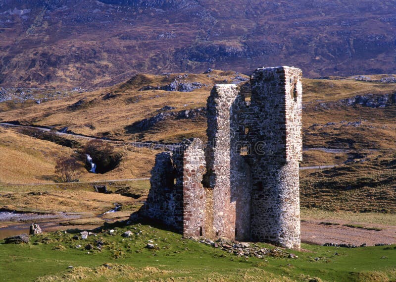 Ardvreck Castle Ruins, Loch Assynt, Scotland Stock Photo - Image of ...