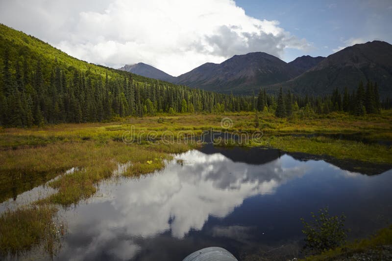 Area remota dell'Alaska immagine stock. Immagine di nubi - 29038359