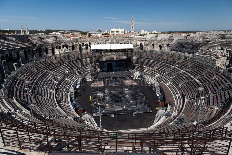 Arena di Nimes Francia fotografia stock editoriale. Immagine di coliseo ...