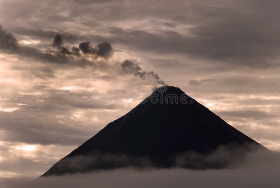 Arenal volcano stock image. Image of altitude, volcano - 7691545