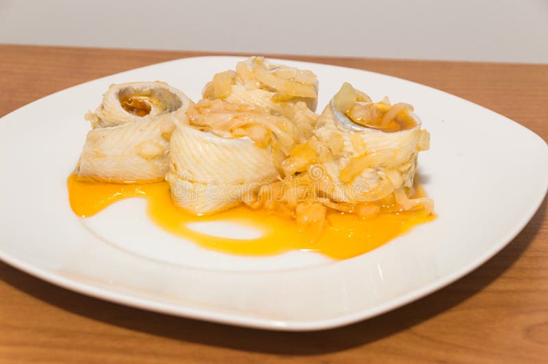 Arenque Al Estilo De Gizycko Arenque Con Cebolla Con Salsa De Aceite De ...
