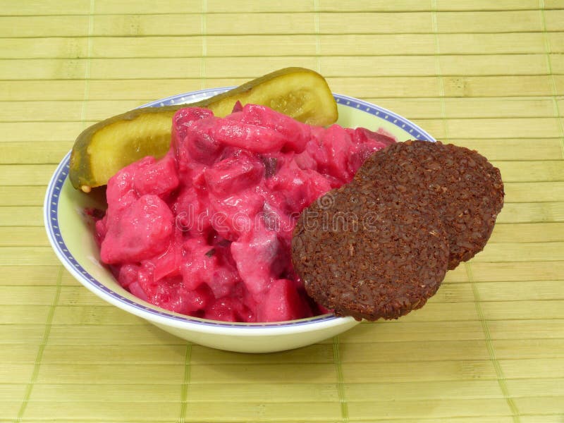 Arenque-ensalada roja imagen de archivo. Imagen de rojo - 11603941