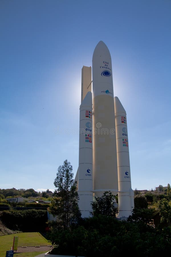 Ariane rocket editorial stock photo. Image of atlantis - 26872428