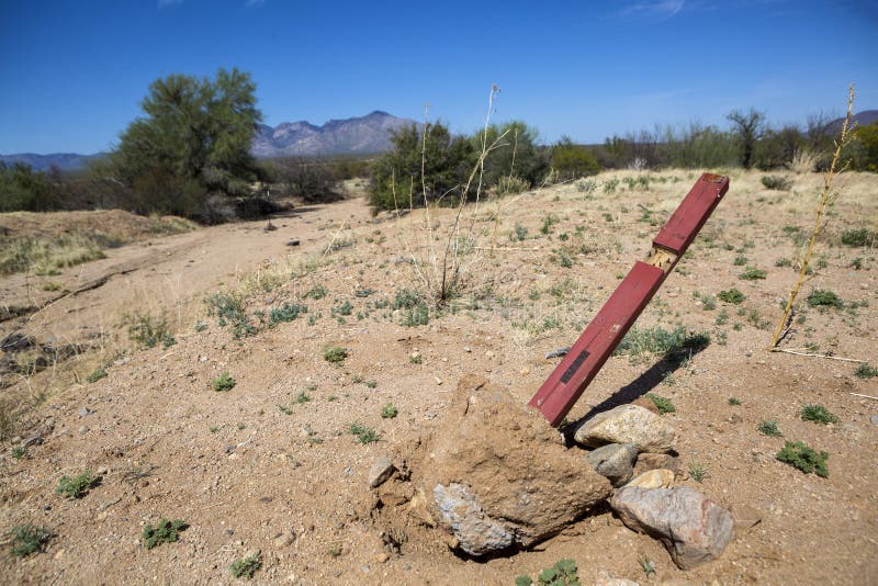 Arizona - sasabe road 286 editorial image. Image of cross - 115727505