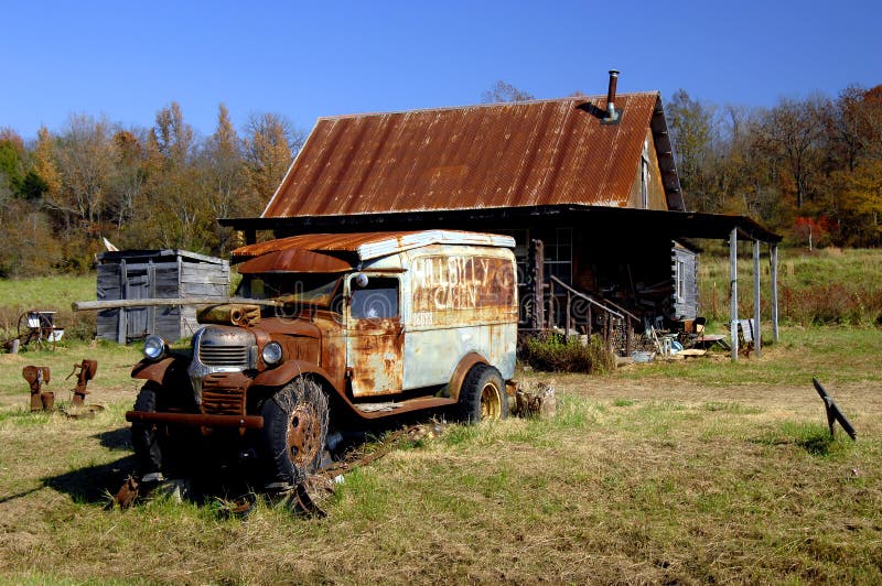 Arkansas Hillbilly Cabin stock image. Image of derelict - 7681589