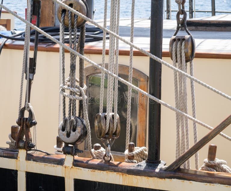 Arkany i Pulleys obraz stock. Obraz złożonej z arkana - 31696505