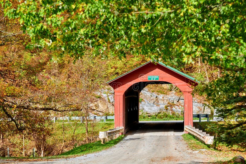Arlington Covered Bridge in Vermont Stock Image - Image of sharon ...