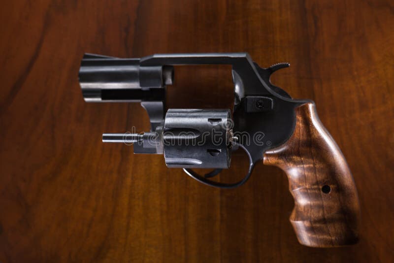 Arma Del Revólver Del Cilindro Imagen de archivo - Imagen de proteja ...