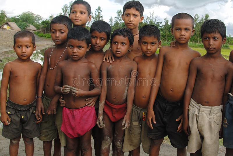 Arme Kinder in Indien redaktionelles foto. Bild von horizontal - 20874611