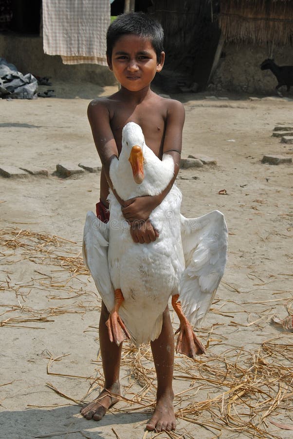 Arme Kinder in Indien redaktionelles foto. Bild von ausdruck - 21681426