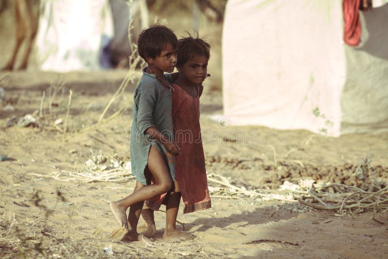 Arme Kinder aus Indien redaktionelles foto. Bild von album - 116181396
