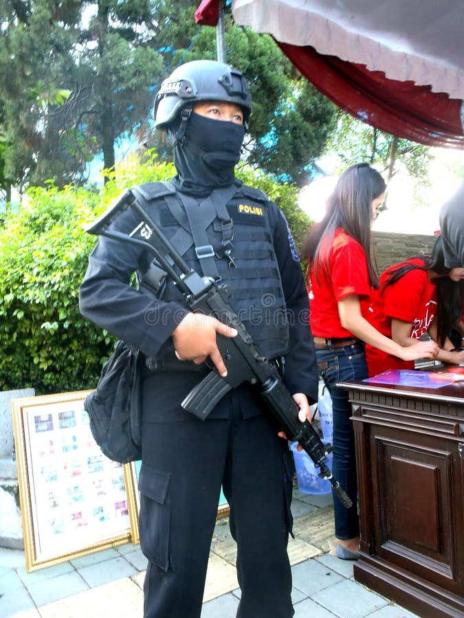 An Armed Police Officer Duty Belt Stock Photo - Image of officer, city ...