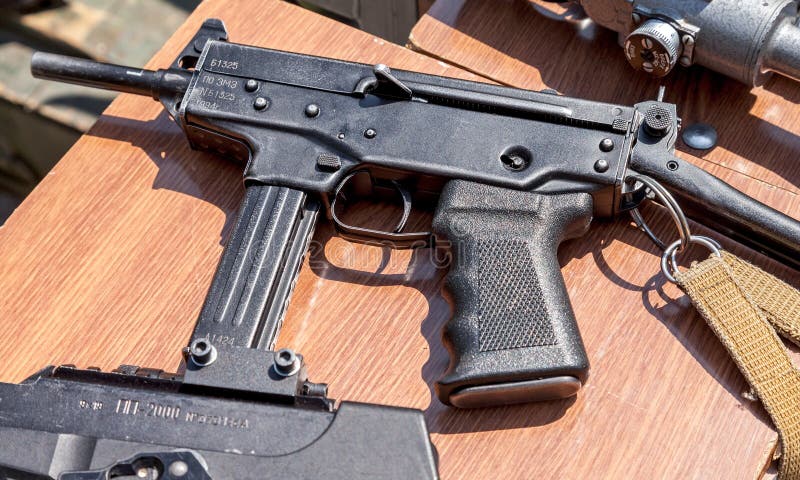 Armi Da Fuoco Russe Pistola Di Yarygin PYa, MP-443 Grach Immagine Stock ...