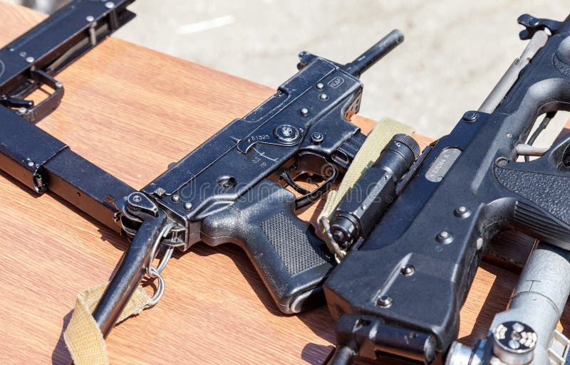 Armi Da Fuoco Russe Pistola Di Yarygin PYa, MP-443 Grach Immagine Stock ...