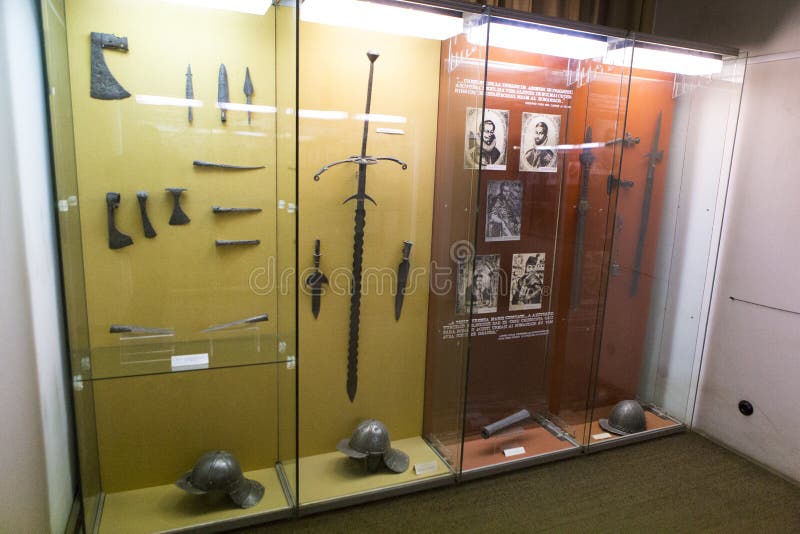Armi Medievali Dal Museo Del Sindacato Da Alba Iulia Immagine Stock ...