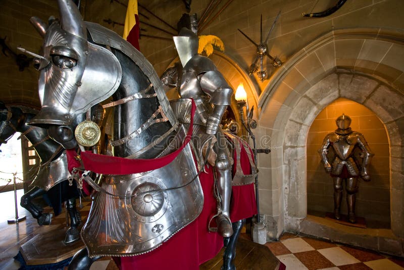 Armure médiévale de cheval image stock. Image du historique - 3438405