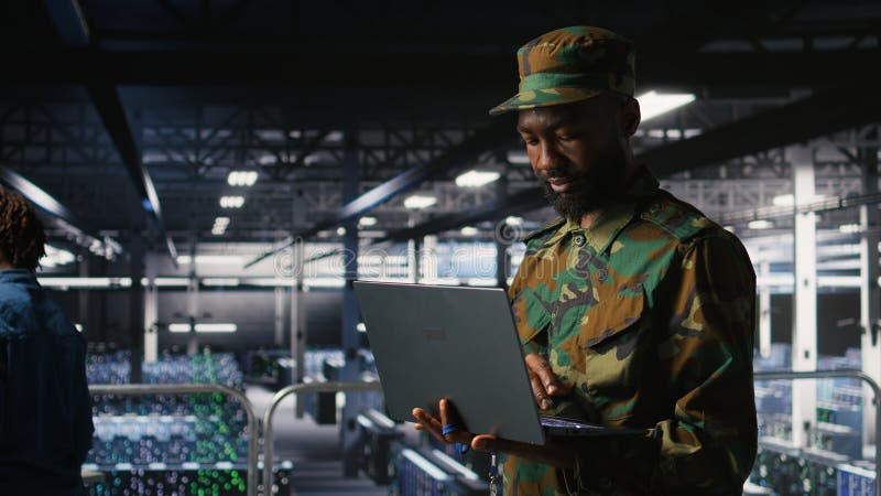 Army Information Technology Specialist in Data Center Troubleshooting ...