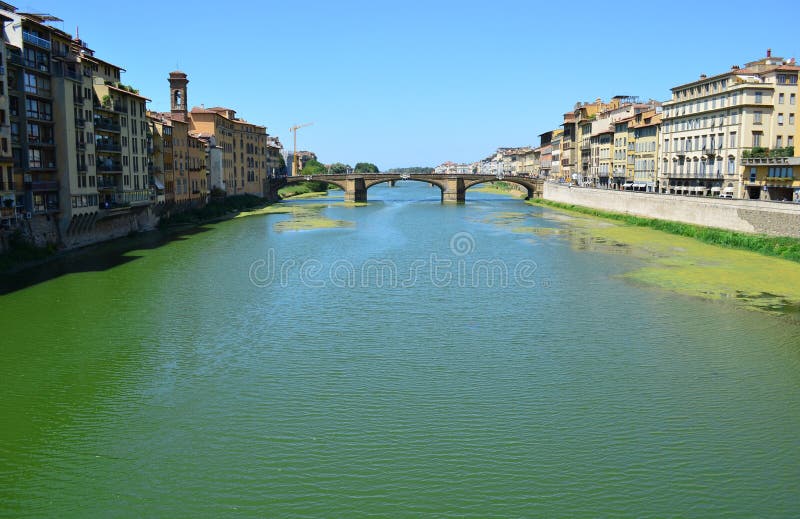 Arno-Fluss in Florenz - Italien Stockfoto - Bild von arno, balkon: 26545878