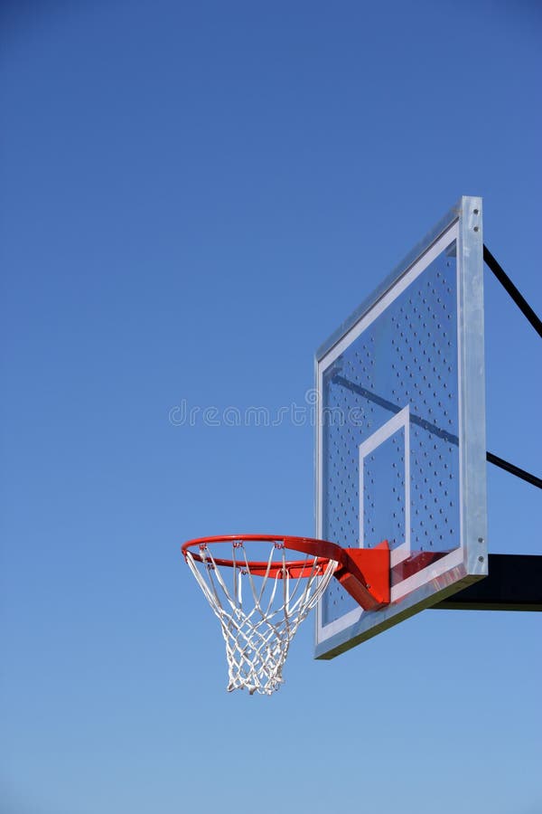 Aro da esfera da cesta imagem de stock. Imagem de encosto - 5636587