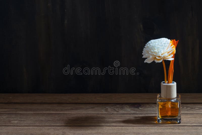 Aromatic Reed Freshener, Fragrance Diffuser Set of Bottle with Aroma ...