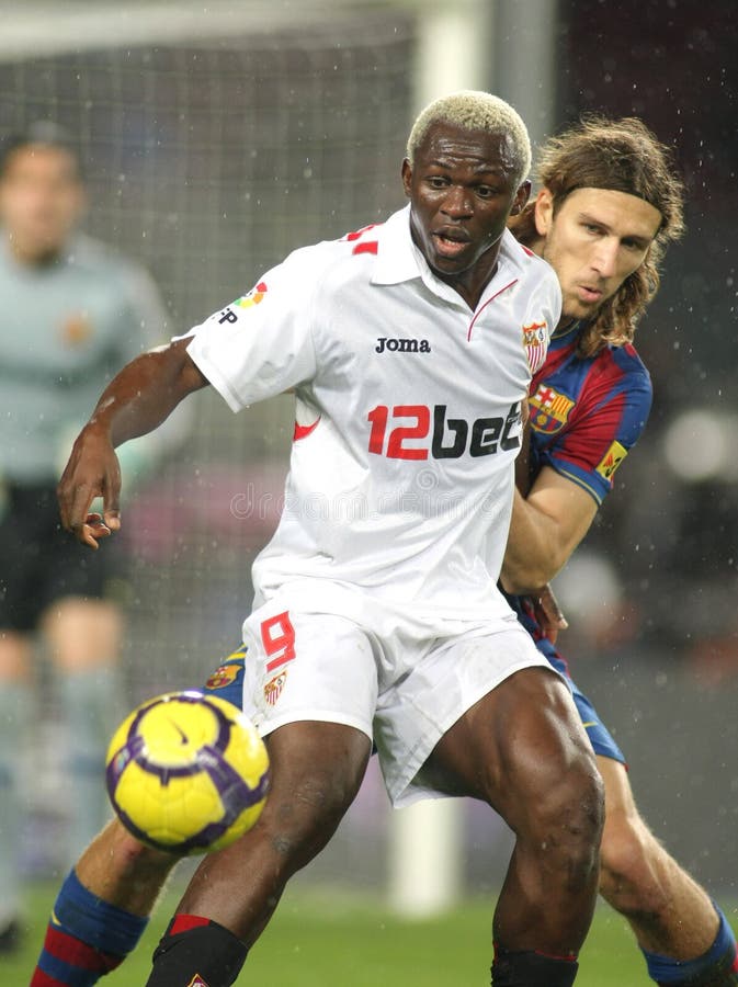 Arouna Kone van Sevilla redactionele fotografie. Image of slager - 12414492