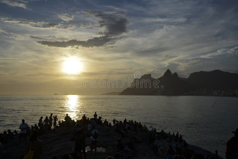 Arpoador Sunset stock photo. Image of people, oceano - 82925022