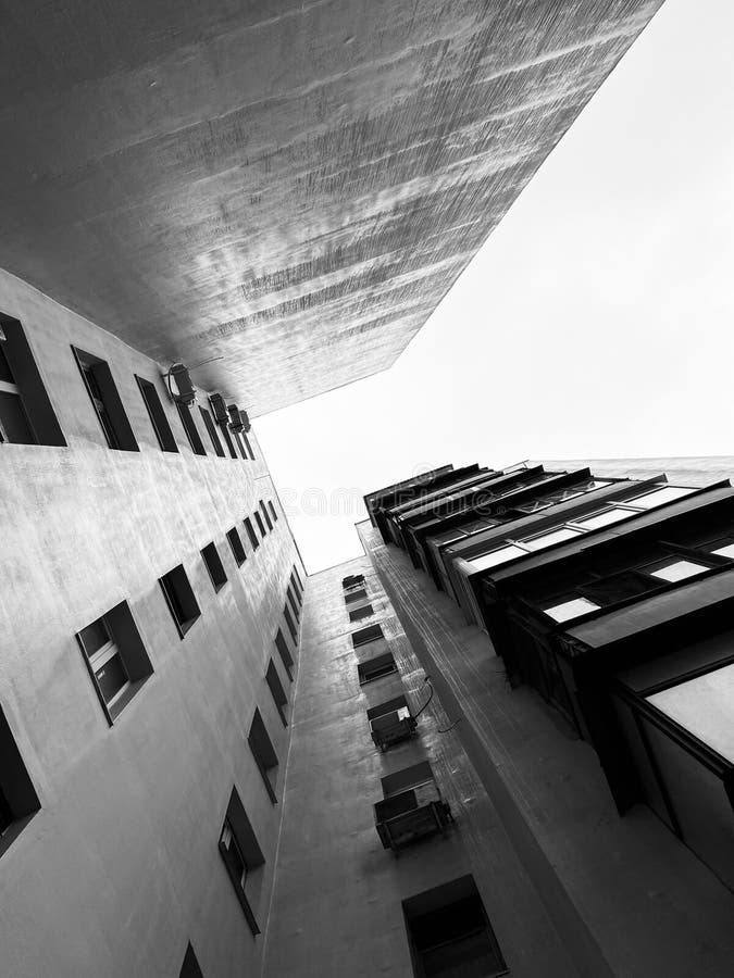 Arquitectura imagen de archivo. Imagen de alto, casa - 261097799