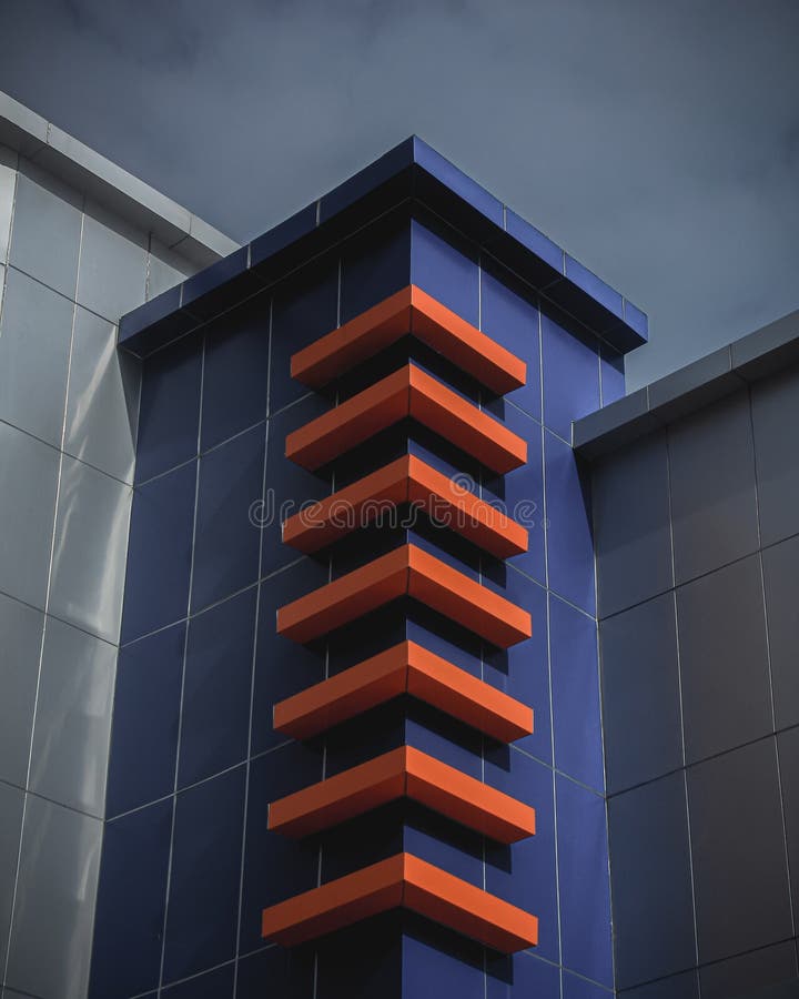 Arquitectura Casa Techo Centro Foto de archivo - Imagen de ventana ...