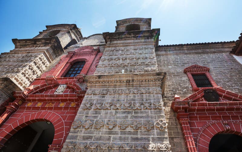 Arquitectura Colonial De Perú Imagen de archivo - Imagen de piedra ...