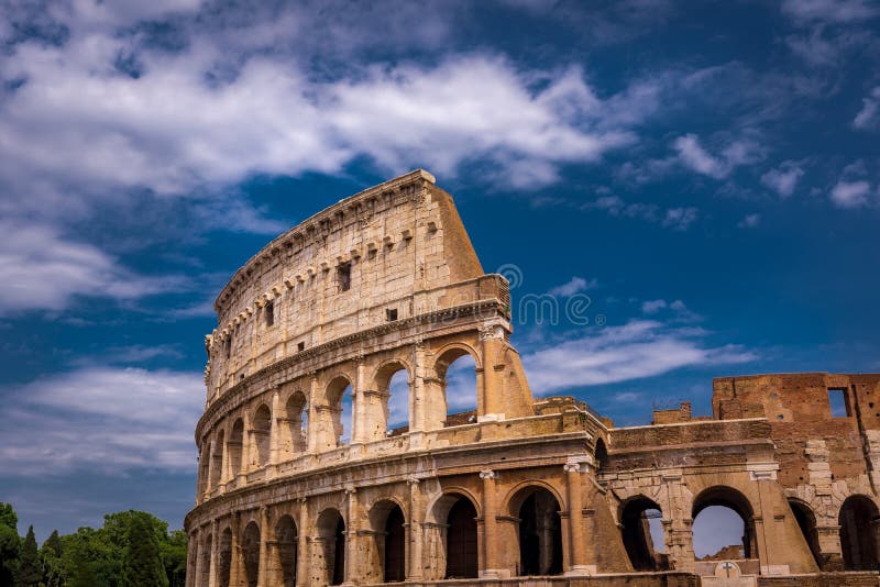 Arquitectura De Roma Colosseum En Centro De Ciudad De Roma Foto de ...