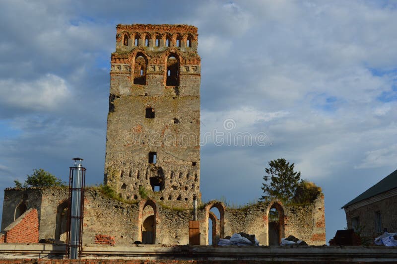 Arquitectura De Un Castillo Antiguo Imagen de archivo - Imagen de agua ...