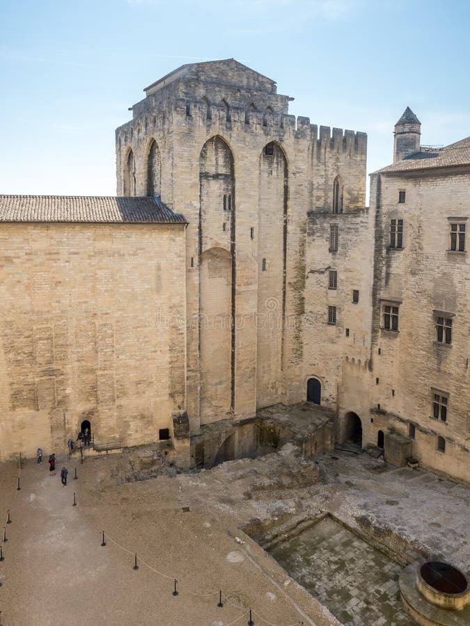 Arquitectura Interior Del Palacio Papal Imagen editorial - Imagen de ...