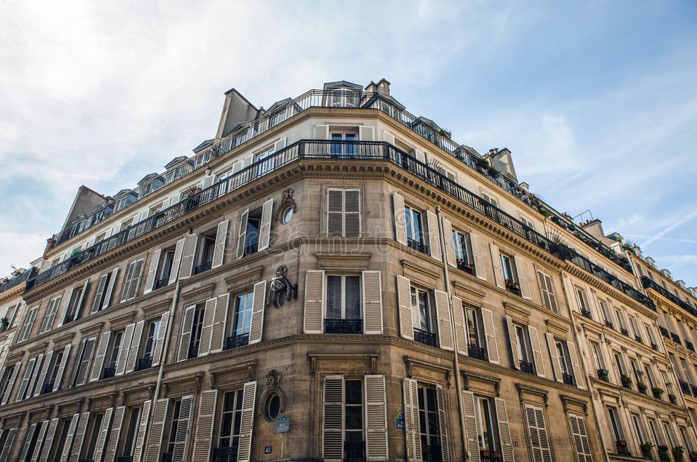 Arquitectura Tradicional De Edificios Residenciales París - Francia Foto de archivo - Imagen de ...