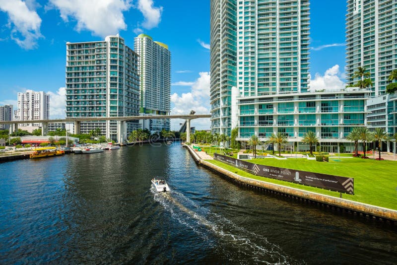 Arquitetura Da Cidade Do Centro De Miami Imagem de Stock Editorial ...