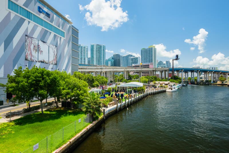 Arquitetura Da Cidade Do Rio De Miami Foto de Stock Editorial - Imagem ...