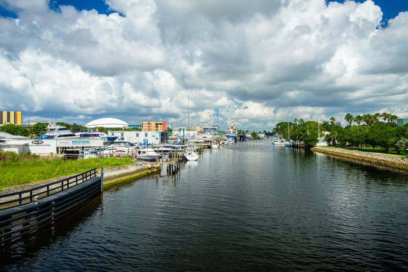 Arquitetura Da Cidade Do Rio De Miami Imagem Editorial - Imagem de ...