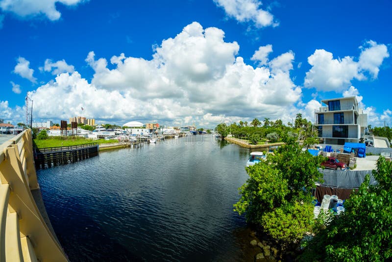 Arquitetura Da Cidade Do Rio De Miami Imagem Editorial - Imagem de ...