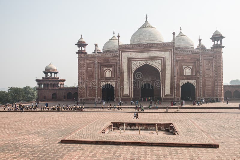 Arquitetura persa clássica foto editorial. Imagem de telha - 71745456