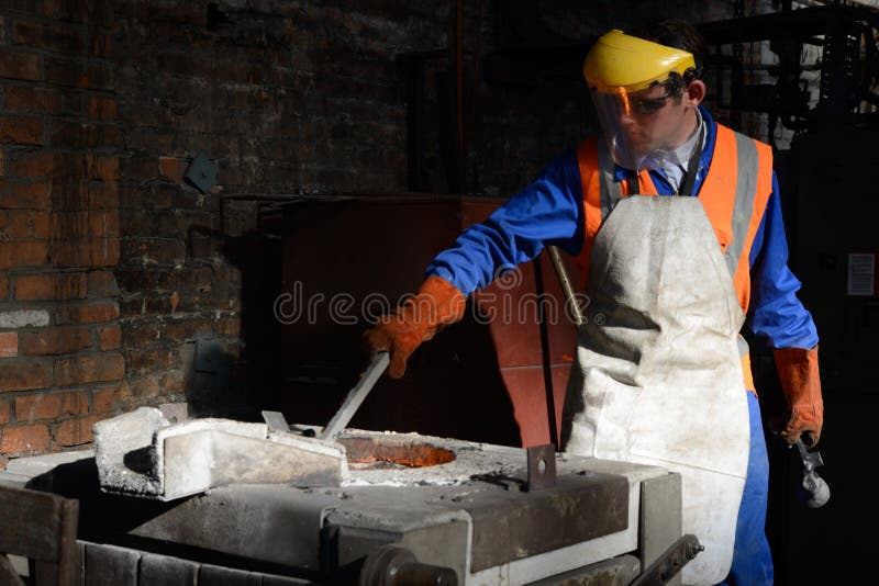 Arrabio en curso imagen de archivo. Imagen de reciclaje - 105440475
